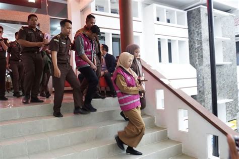 Kadinkes Kota Batu Jadi Tersangka Korupsi Pembangunan Puskesmas
