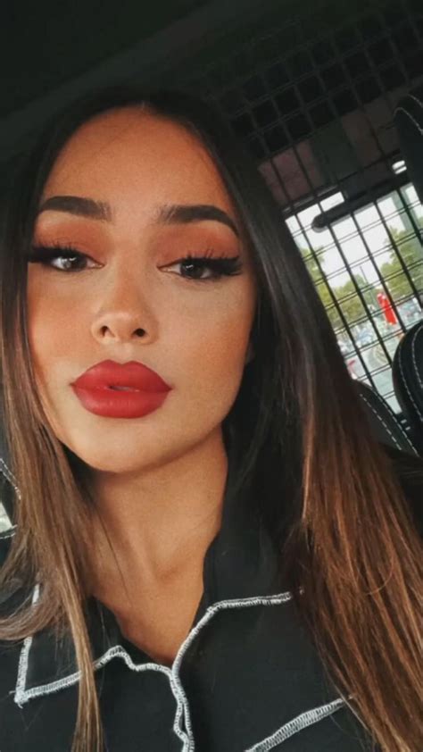 Cute Makeup Looks Glam Makeup Look She Is Gorgeous Skinny Girl Body