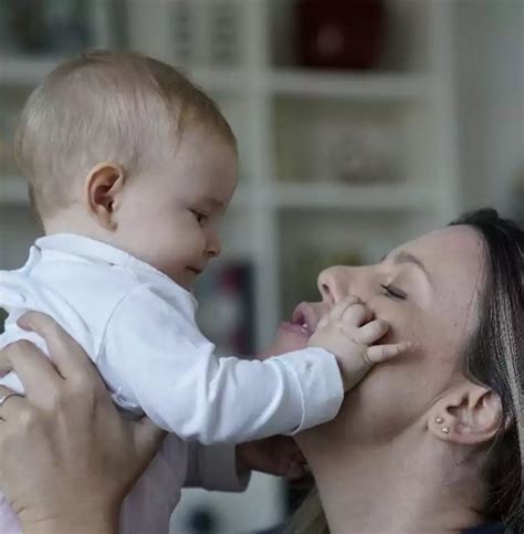 Tiago Leifert Mostra O Rosto Da Sua Bebê E Fala De Novo Projeto