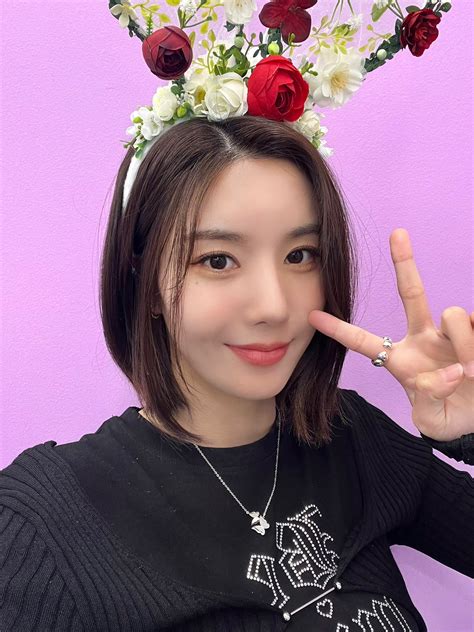 권은비 Kwon Eun Bi On Twitter [📸] 220515 2nd Mini Album [color] 팬사인회