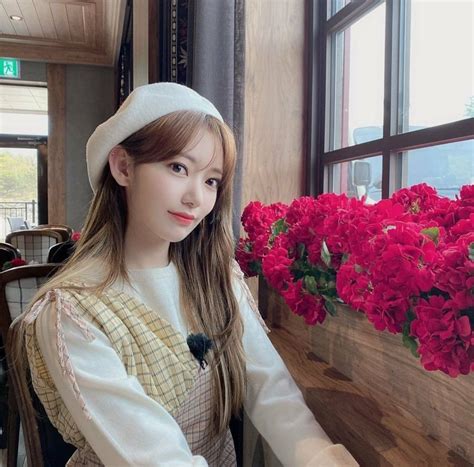 Pin By ʀʏᴜᴊɪɴ ♡ On ꜱᴀᴋᴜʀᴀ Sakura Sakura Miyawaki Instagram Update