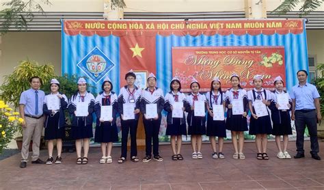 Trường Thcs Nguyễn Tự Tân Tổ Chức Vinh Danh Cấp Trường Cho 12 Học Sinh