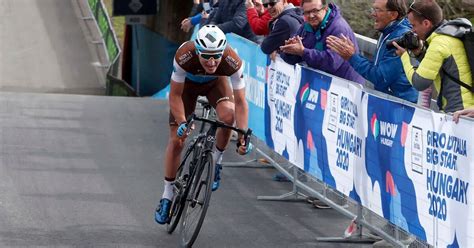 Giro De Italia El Ecuatoriano Carapaz Sacó Más Ventaja En La General Y