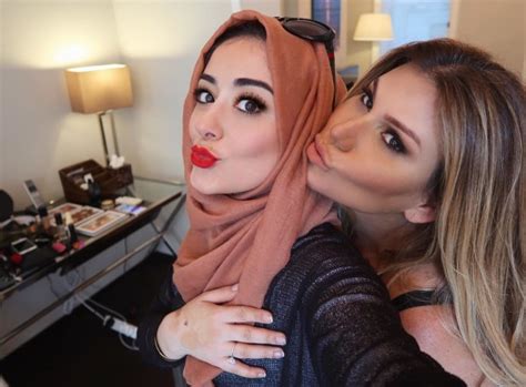 Pretty Hijabi Makeup Ideas You Need To Follow Fashion