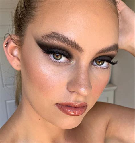 Black Smokey Eye Cat Eye Makeup Look By Dmv Makeupartistry 🔥 Cat Eye