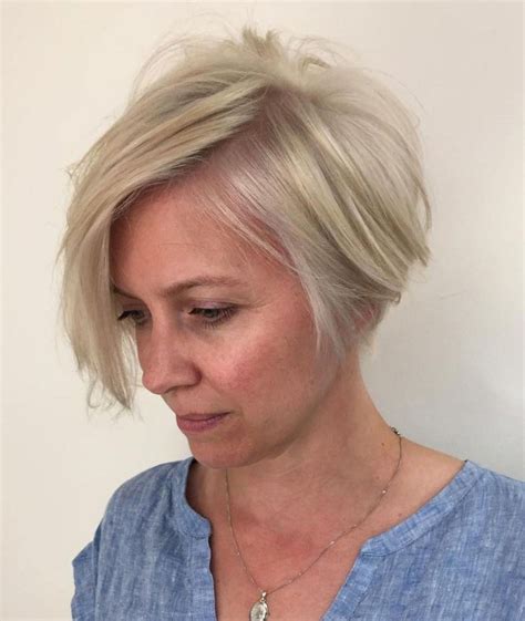 90 Classy And Simple Short Hairstyles For Women Over 50 Stacked Bob