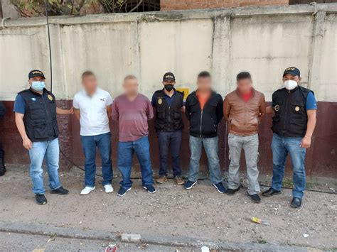 Pnc Detiene A Guardias Penitenciarios Por Posible Vinculación En