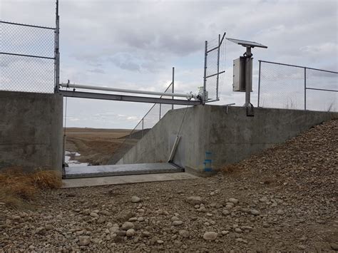 single leaf overshot gate aqua systems 2000