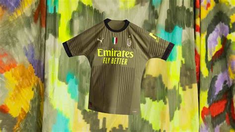 Terza Maglia Milan Il Logo Come Non Lavete Mai Visto Debutta Subito