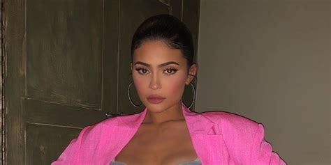 Kylie Jenners Bleached Naked Eyebrows Are So Unexpected