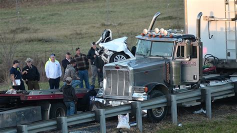 Interstate 81 Closed Following Crash Involving Three Tractor Trailers