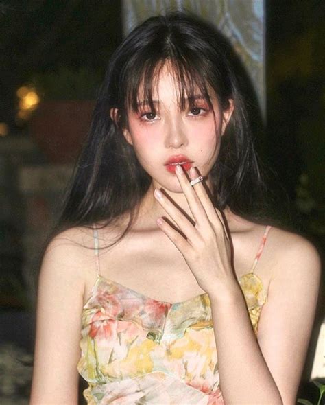 ปักพินในบอร์ด Ulzzang Girl