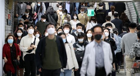 국내 ‘코로나19 신규 확진환자 29명 늘어…대다수 지역발생