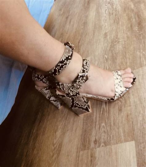 Fétichiste Des Pieds Viens Me Les Lécher Annonce 5475778