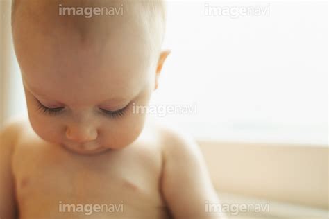 【女の子 赤ちゃん 幼児 裸 軟らかい 無邪気】の画像素材 19449709 写真素材ならイメージナビ