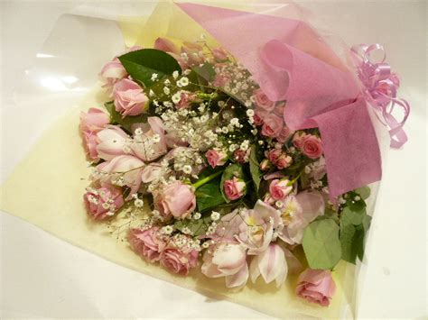 陣中見舞い・当選祝いに贈るフラワーギフトの選び方とマナー 祝花の花助 贈答用の花の選び方やマナーをご紹介