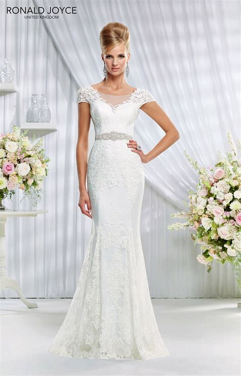 32 Elegant Wedding Dresses For Older Brides Ideas