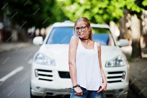 Free Photo Stylish Blonde Woman Wear At Jeans Glasses Choker And