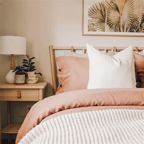 29 Elegant Grown Up Pink Bedroom Décor For Feminine Appeal