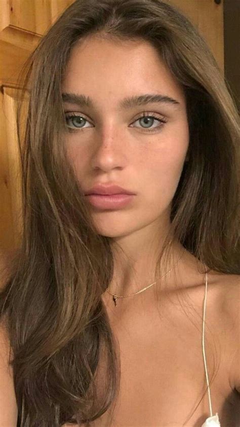 Pin By Tontoweon On Linda Brown Hair Green Eyes Brown Hair Blue Eyes