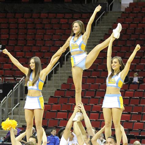 Ucla Cheerleaders Cheerleading Outfits Cute Cheerleaders Sexy