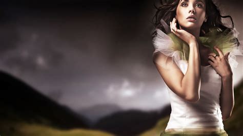 Hot Girl Wallpaper Widescreen