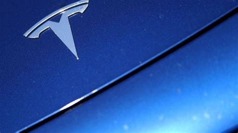 Tesla Recalls U S 130 000 Vehicles Over Touchscreen Display