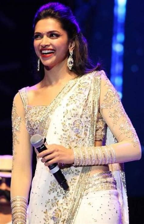 10 Cute Hd Pictures Of Deepika Padukone In Saree Bollyimage