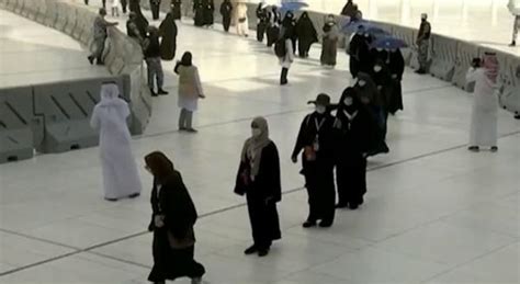 Infografis Aturan Baru Pakaian Jemaah Umrah Perempuan
