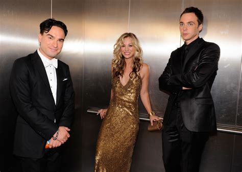 Johnny Galecki Kaley Cuoco And Jim Parsons Backstage The 2009 Emmy