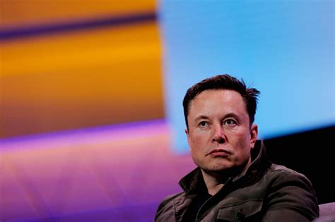Elon Musks Neuralink Hopes To Implant Chips In Human Brains Within Six