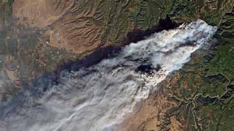 Californias Camp Woolsey And Hill Fires Force Mass Evacuations — Quartz