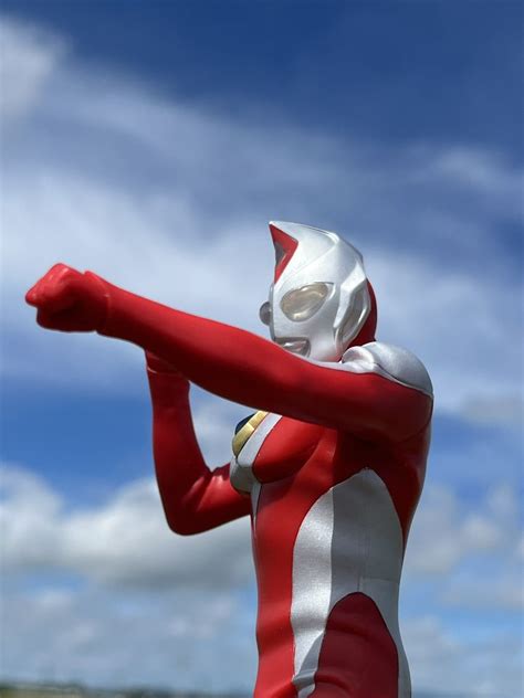 丸山 浩 Hiroshi Maruyama On Twitter 傑作ぞろいの英雄勇像ウルトラマンダイナ ストロングタイプ を撮影。画的に
