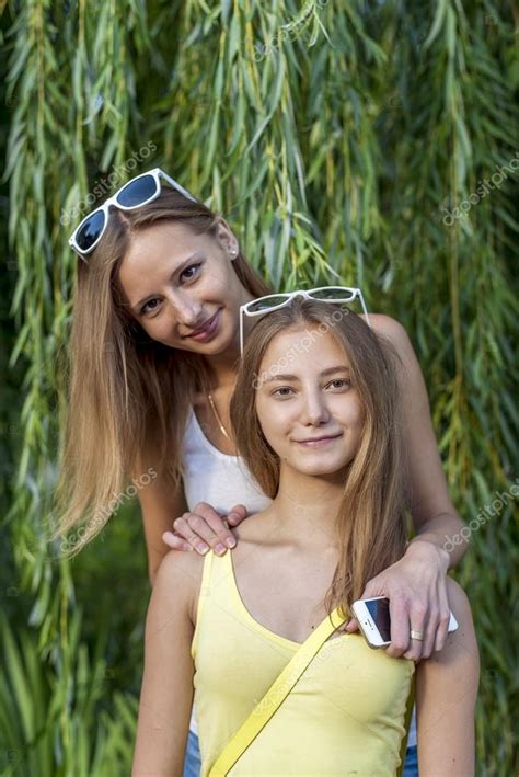 Две Сестры С Подружкой – Telegraph