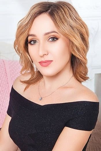Ukrainian Single Tatiana Green Eyes 45 Years Old Id326435