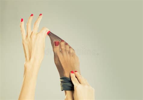 Piedi Sexy In Calze Fotografia Stock Immagine Di Chiusura 34759040