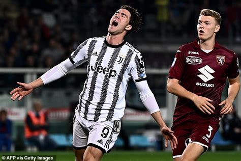 Torino 0 1 Juventus Dusan Vlahovic Scores To Send Juventus Up To