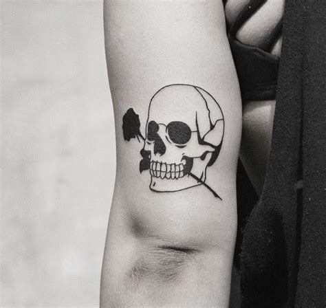 50 Mini Tattoo Skull Design Ideas For Men And Women