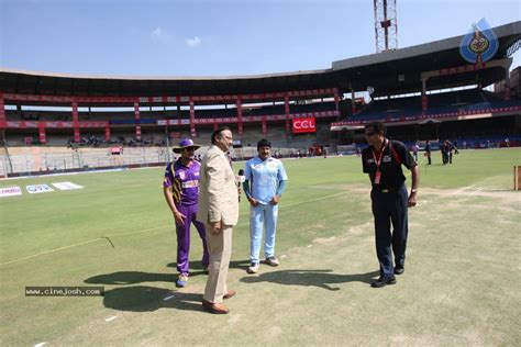 Bhojpuri Dabanggs Vs Bengal Tigers Match Photos Photo 39 Of 71
