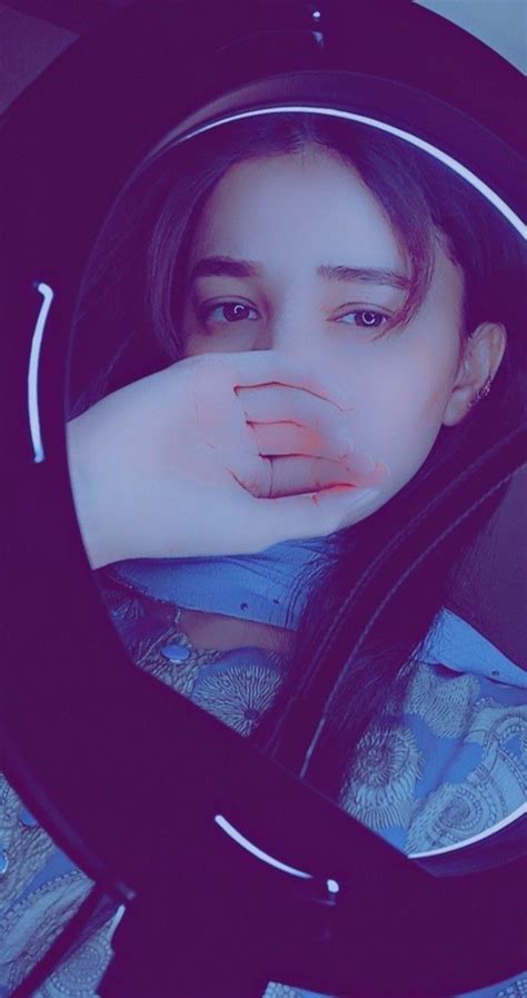 Pin By Shavish Lone On World Of Dpz Cute Girl Poses Cute Girl Face