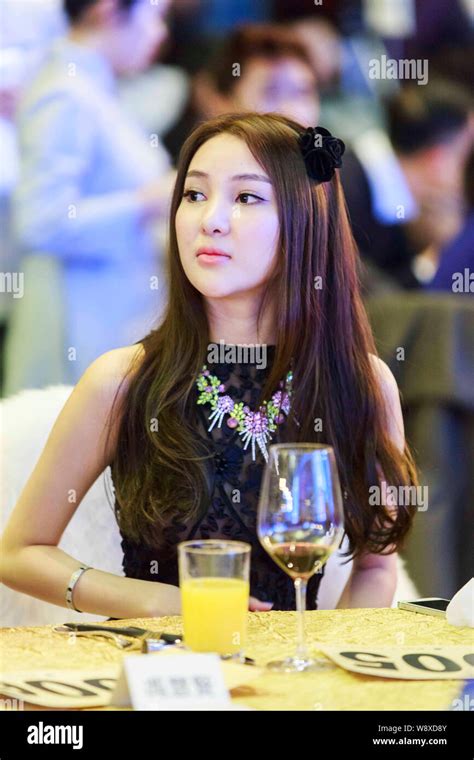 File Chinese Internet Celebrity Guo Meimei Attends A Charity Auction