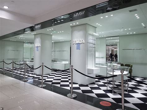 Top Designers Including Prada Dior And Gucci Shut Doors In Moscow As