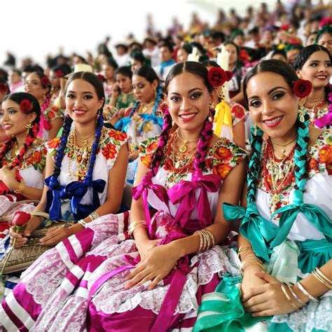 √99以上 メキシコ民族衣装女性 248603