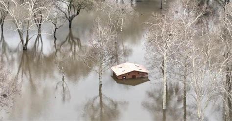 Thousands Evacuated After Mudslides Deadly Flooding Sweeps Through