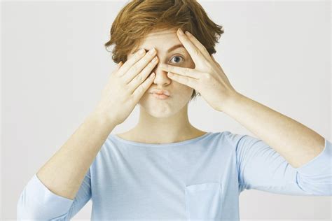Conquer Eye Contact Anxiety In Social And Professional Settings