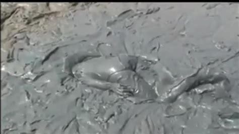 girls diving in mud porn videos