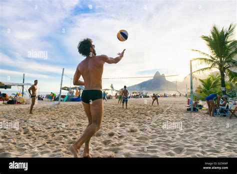 El Deporte Del Voleibol Fotografías E Imágenes De Alta Resolución Alamy