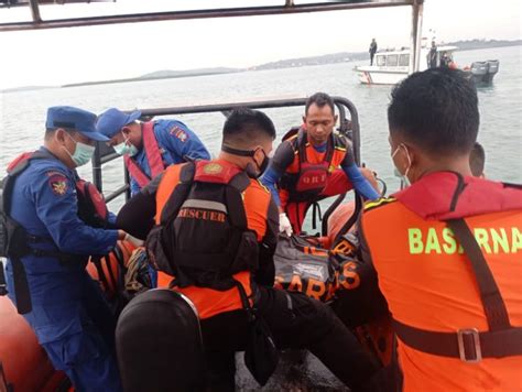 Tim Sar Gabungan Temukan Dua Korban Tenggelamnya Kapal Kayu