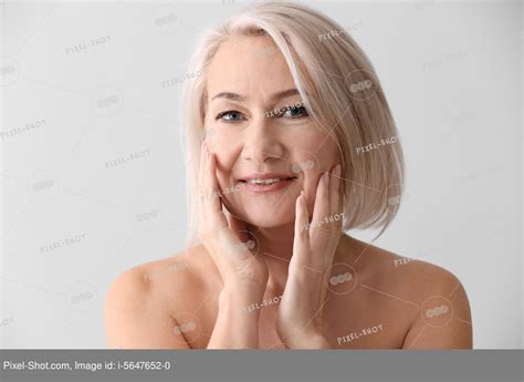 Mature Gives Massage – Telegraph