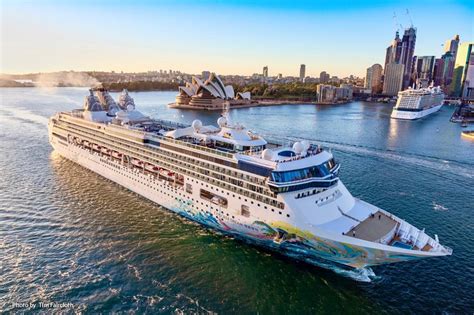 Dream Cruises Pulls Explorer Dream From 2020 21 Wave Season Cruise